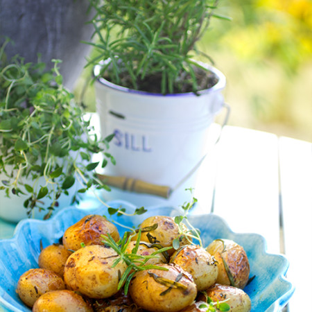 Ugnsrostad amandinepotatis med paprika med oliver & feta | Hebe Frukt ...